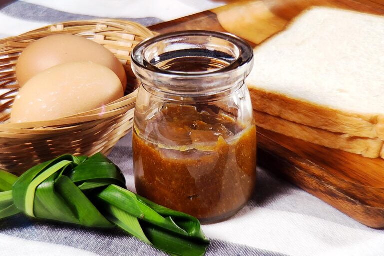 Caramelized Kaya Jam Recipe (Coconut Egg Jam) - My Lovely Recipes