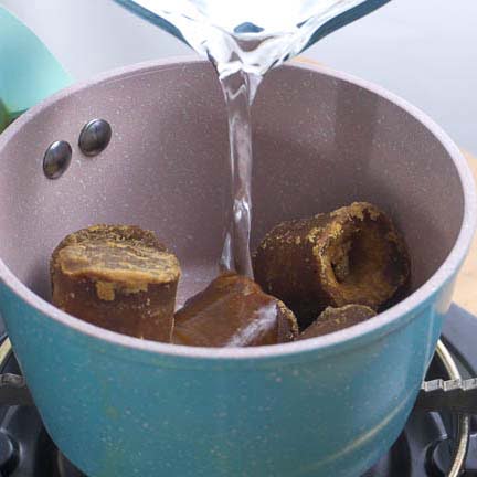 Pulut Inti (Steamed Glutinous Rice with Sweet Coconut Topping)