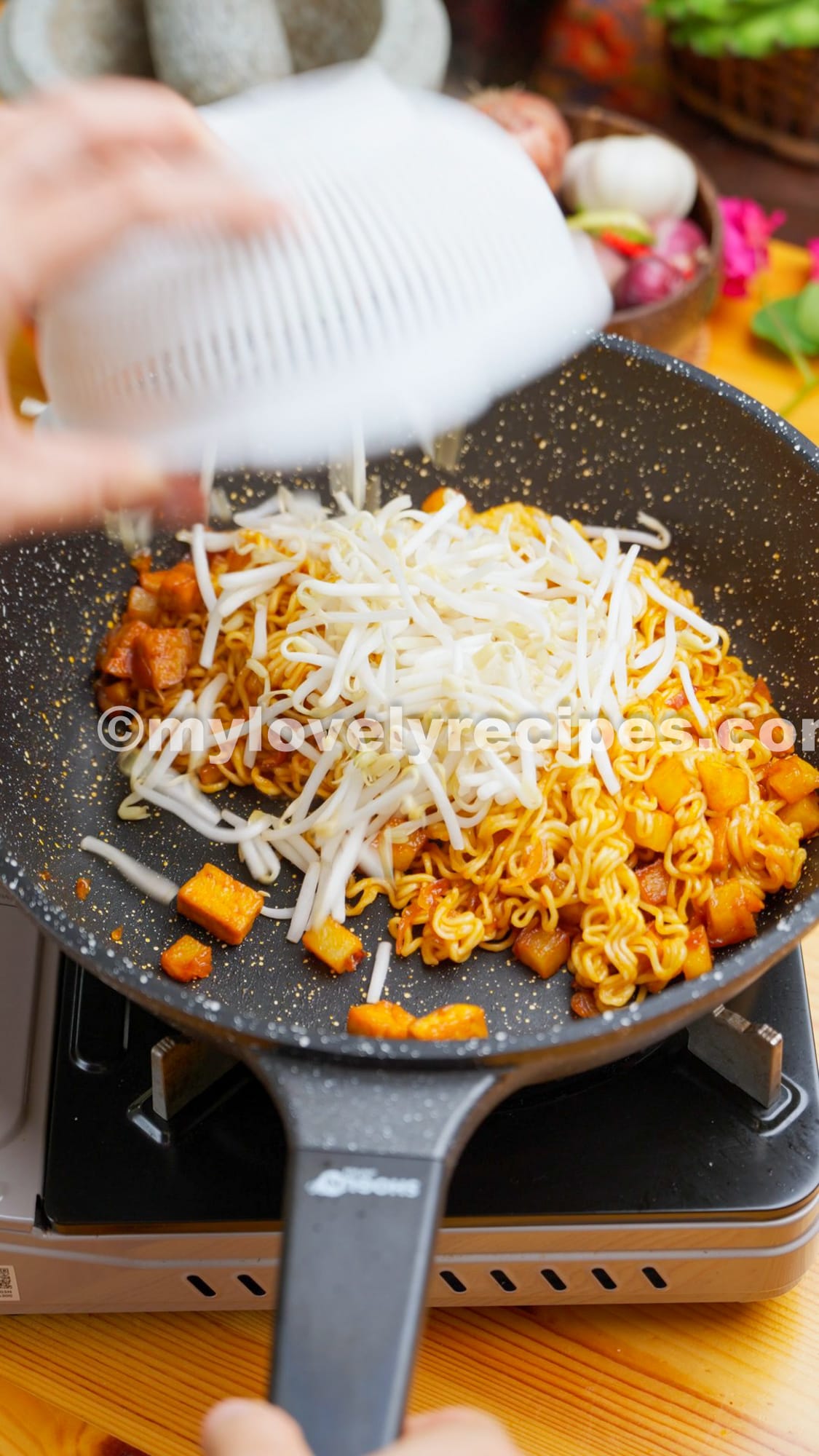 Mamee Goreng / Maggi Goreng - My Lovely Recipes